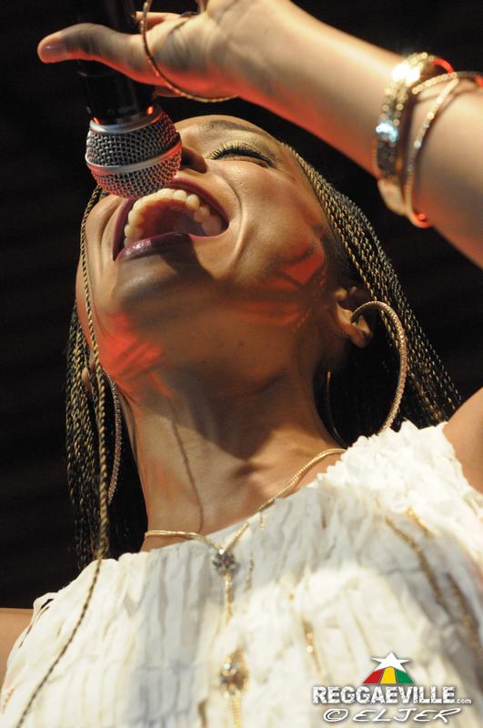 Photos: Alaine with Dean Fraser & Blak Soil Band @ Dietrich-Keuning ...